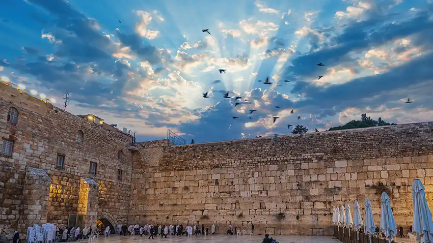 Le kotel : un pèlerinage à travers le temps - Yedia.org